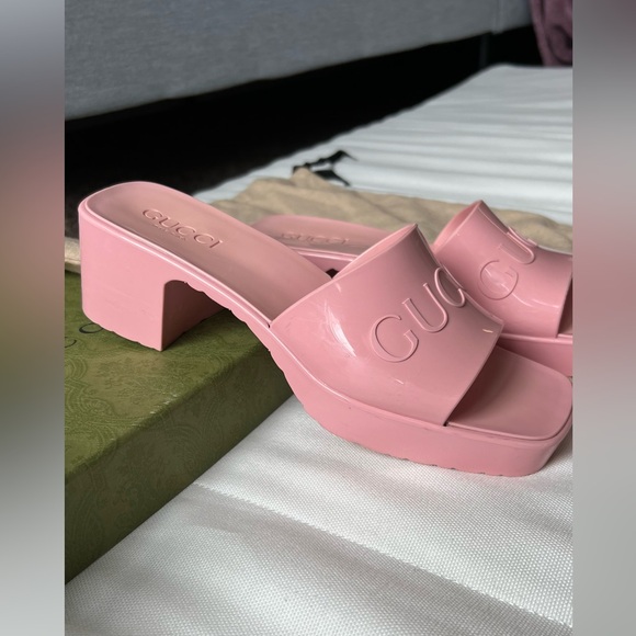 Gucci | Shoes | Gucci Jelly Sandals Pink Authentic Wild Rose Pink Shade ...